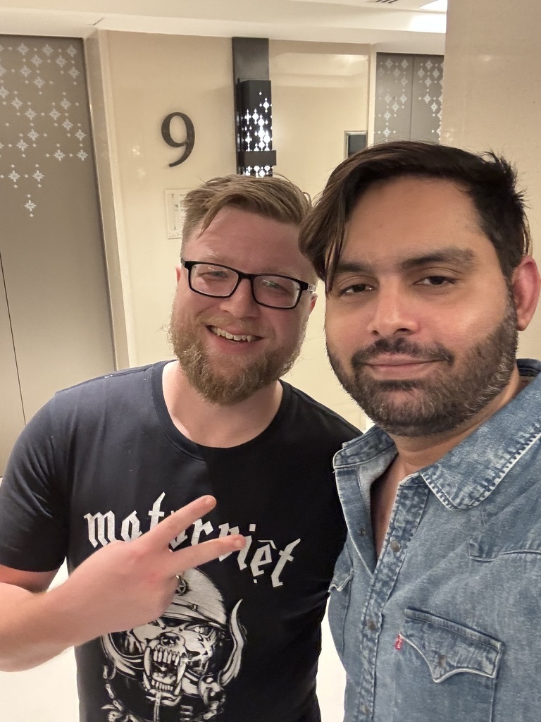 Meet Our Team – Cosmo Investors